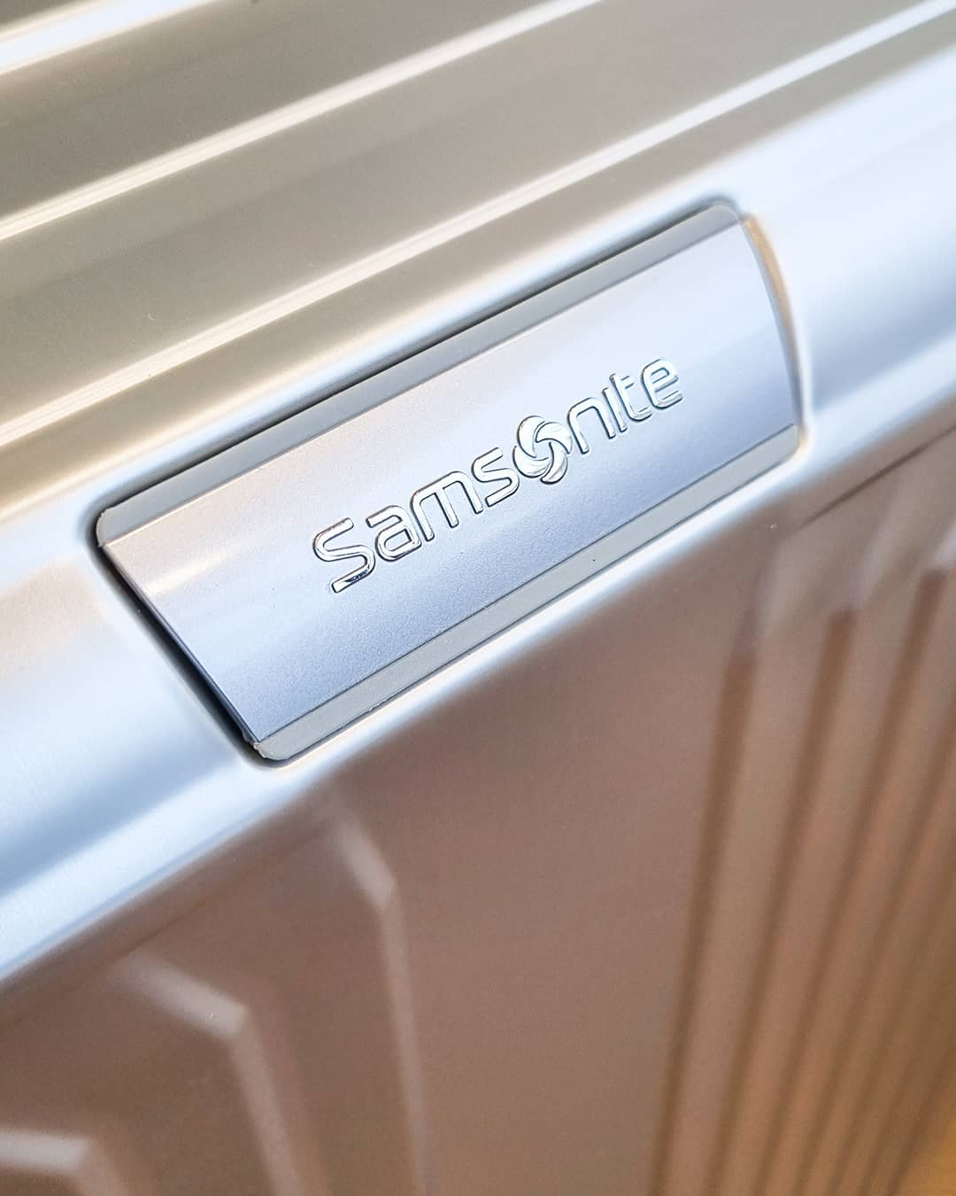 Samsonite Lite-Box Alu aus eloxiertem Aluminium - Harenberg